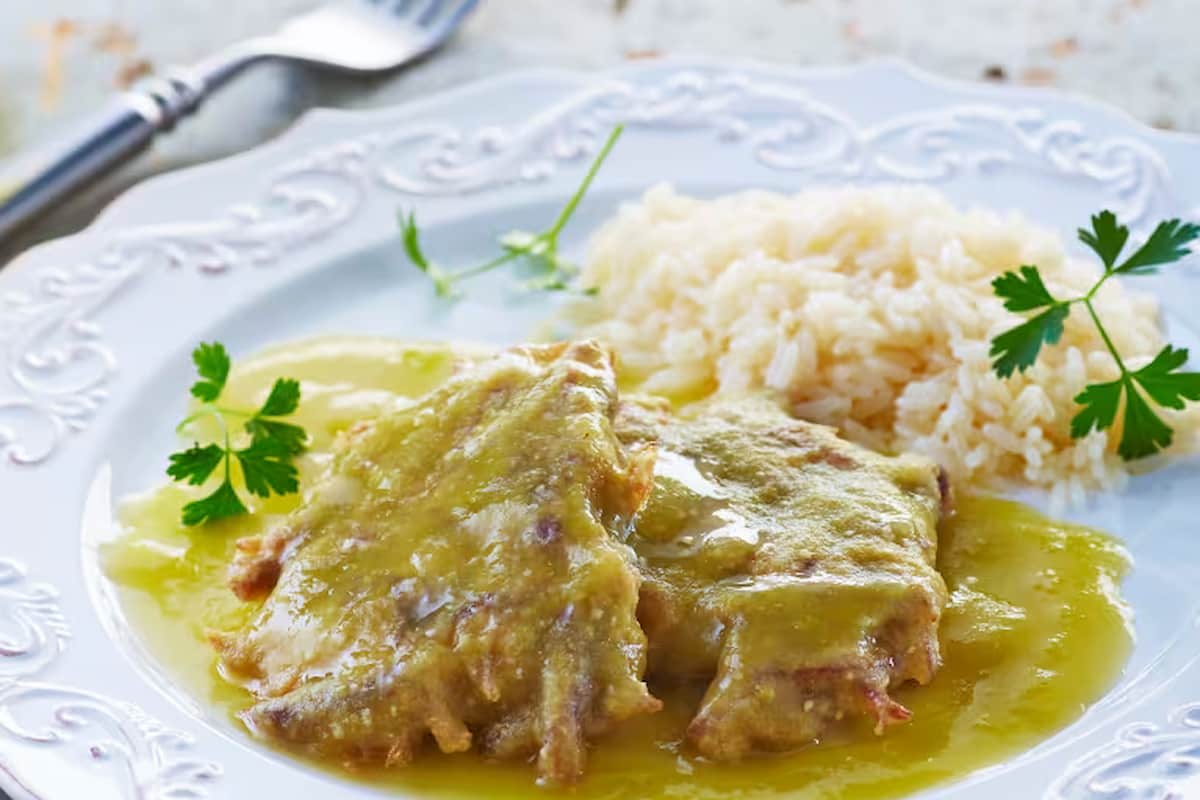 Cómo hacer tortitas de pollo en salsa verde, con el verdadero sabor de ...