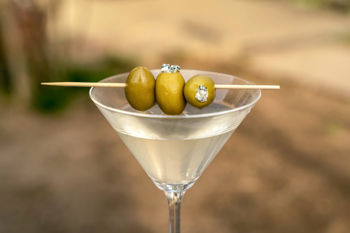 Esta es la receta clásica del martini seco y 3 formas más para ...