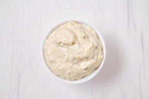 ¿Qué lleva el aderezo César? Aquí te doy una receta casera y barata